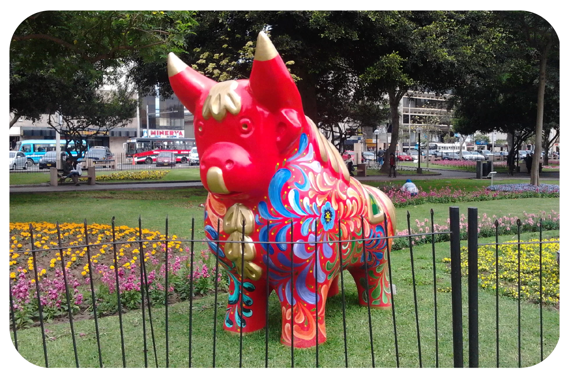 Nos fuimos para el Parque Kennedy en Miraflores – Lima (Perú) → nosfui